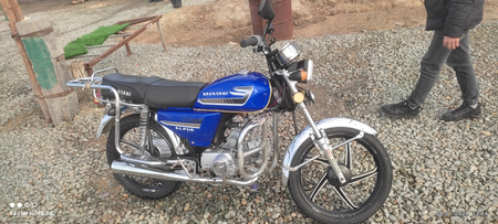 Kawasaki satiladi saz jurip tur