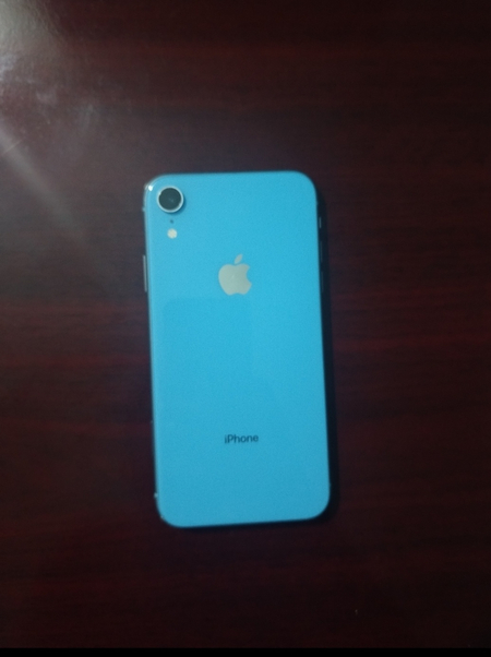 iPhone XR в идеальном состоянии