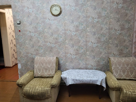 Новомосковская Дархан срочно сдам 2 комнатную квартиру девочкам