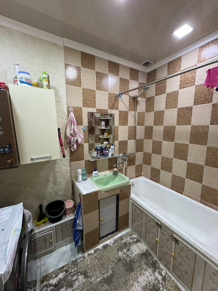 Продам 2-х комнатную квартиру. Юнусабад 8 квартал, 2/9/9. 58 м²