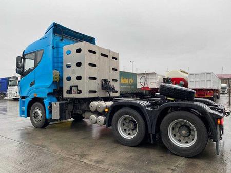 газовый самый надежный тягач CAMC H9 Weichai мотор запас хода 800 км