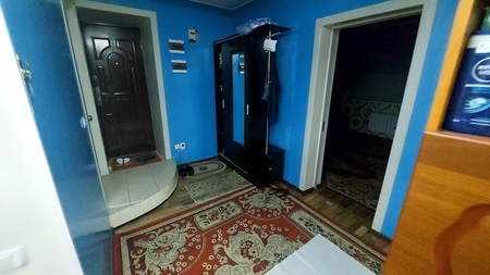 Продаю квартиру, 3комнаты, 1этаж, двух этажный дом., в отличном состоя