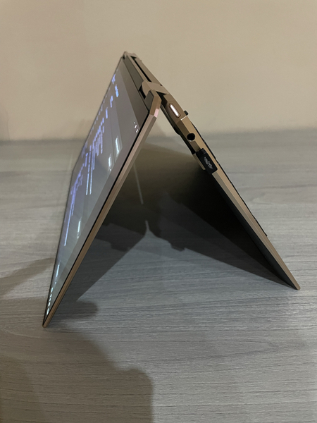 Hp spectre X360 11th Gen core(TM] i5