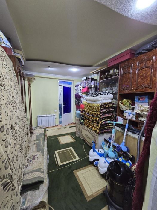 Продается 6 комнатная квартира на 1 этаже, адрес Самгаси ор. 20 школа