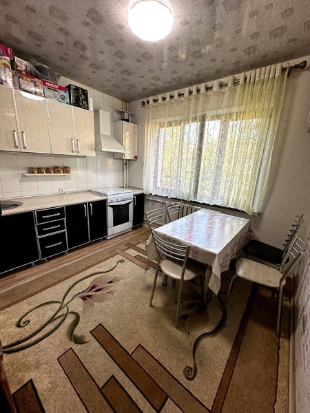 Четырёх комнатная квартира в Алмазарском районе