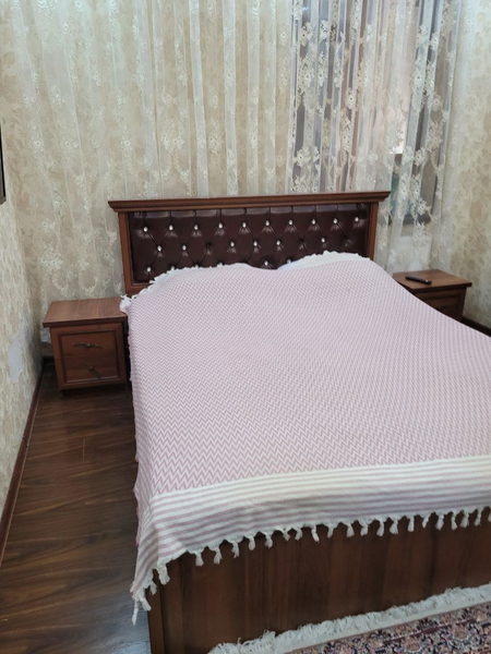 Продаётся кровать и 2 тумбы! В отличном состоянии.
