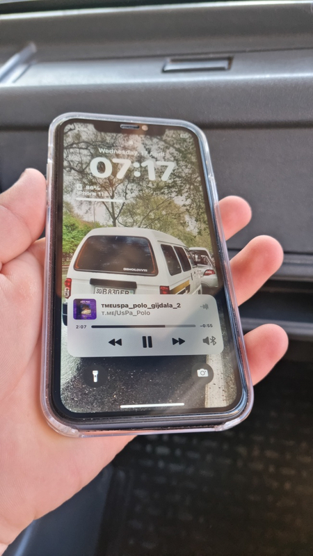 Iphone 11 64 gb aybi yuq