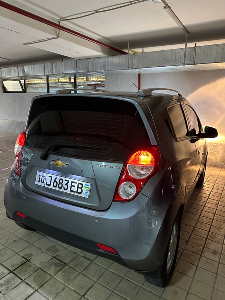 В продаже спарк 21 год автомат