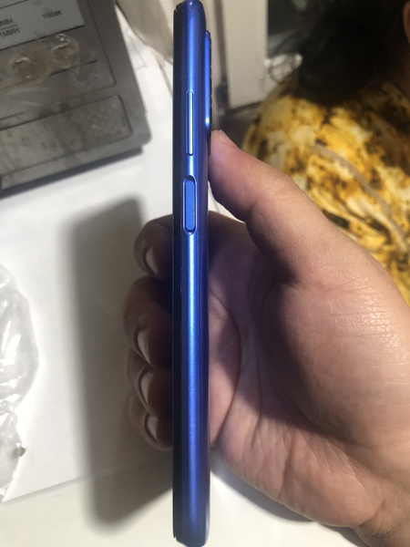 Redmi 9t 6/128 sotiladi