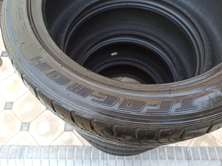 215/45/17 TRACMAX balon yushoq vse sezonniy