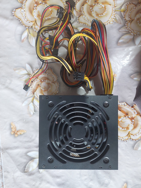 Блок питания AeroCool VX-500.