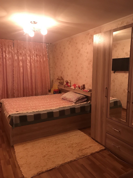 Продаётся 3-х комнатная квартира в районе детской больницы, Чирчик