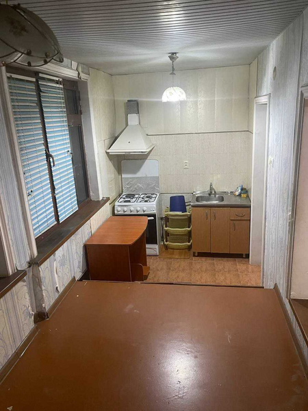 Срочно продам 3ком квартиру рядом с выходом метро Буюк ипак йули