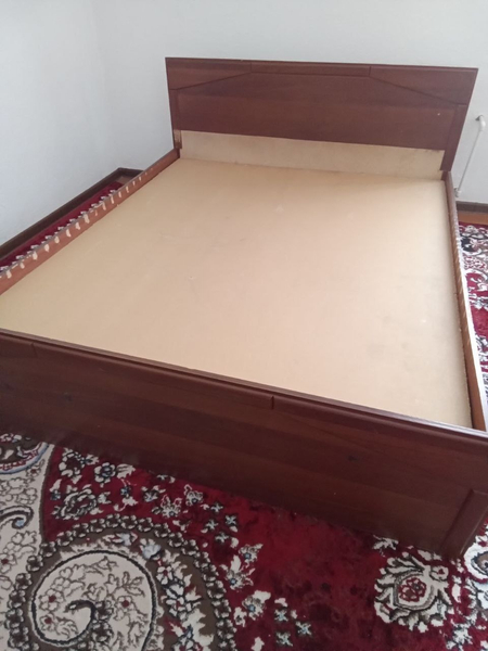 Продам кровать для спальни