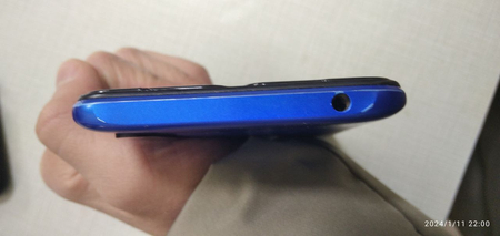 Redmi 9a. HOLAT:o'rtacha. 1 yarim yil ishlatilingan. Hamma joyi radnoy