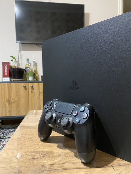 Sony Playstation 4 (500gb)  Сони Плэйстейшн 4 (1701)