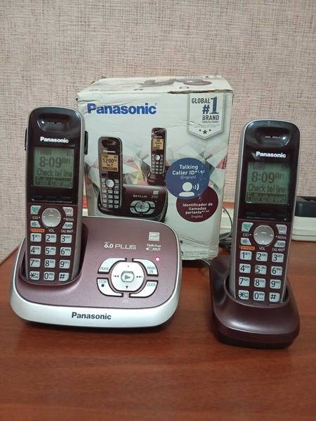 Продам радиотелефон PANASONIC две трубки на один телефонный номер.