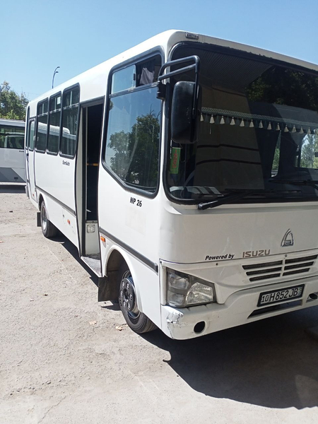 Isuzu Avtobus NP26
