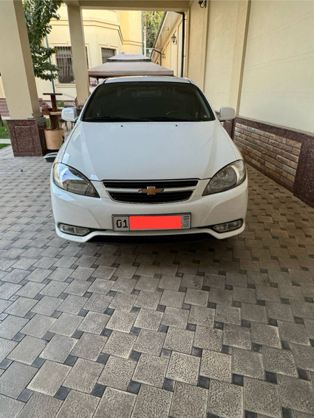 Продаю gentra 3 позиция