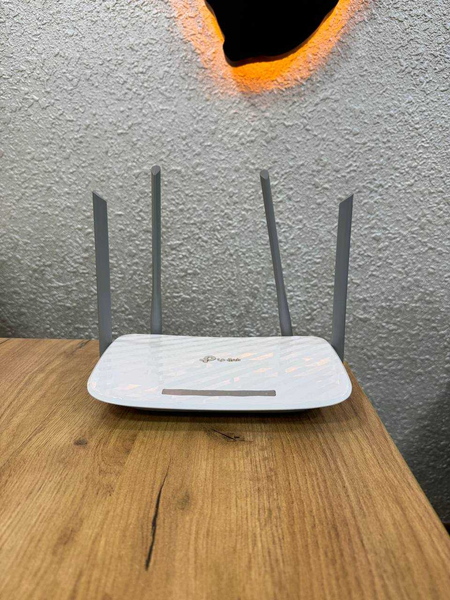 WIFI router TP-LINK  4 shoxli deyarli yangi ideal.