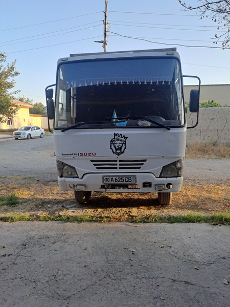 Isuzu Srochna sotiladi