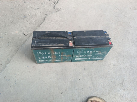 Akumlatorlar sotiladi