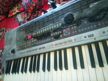 Sintezator Yamaha psr 510 hamma joyi ishlaydi aybi yoʻq sotiladi narxi