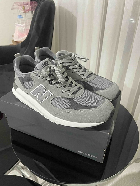 New Balance  Мужская серая спортивная обувь