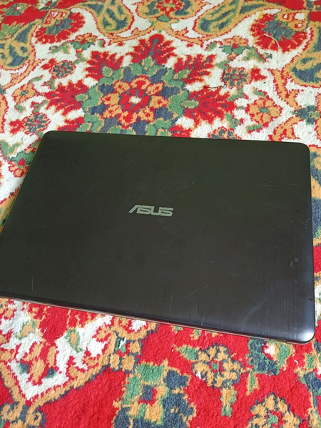 Asus core i3 6006U 4/256gb