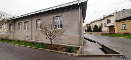 Uchtepa tumani Istirohat shoir ko'chasida 5,5 sotihli hovli uglavoyda