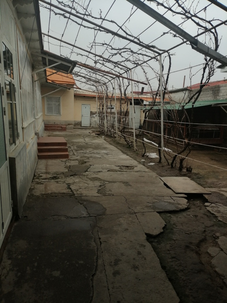 Qibray sentr hovli