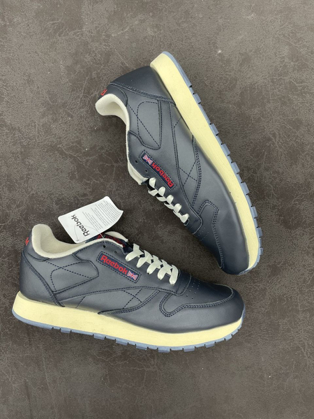 REEBOK KOJA   . . . .