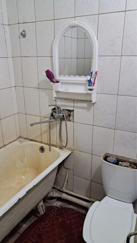 Срочно продается квартира в центре г Навои
