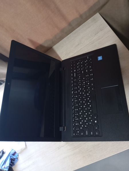 Lenovo notebuk  sotiladi