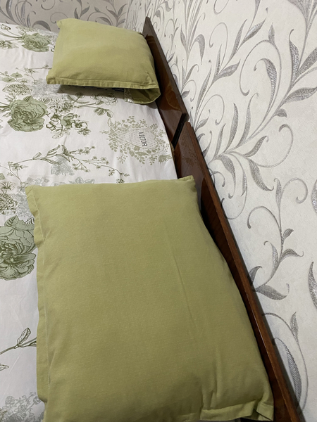 Divan sotiladi 2 kishilik