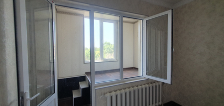 Продаётся срочно дом   62 кв куйлик массив 4    3 х  комнат квартиры