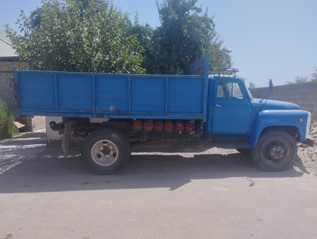 Gaz 53 mator karobkasi yangi metan gazi bor balonlari yangi