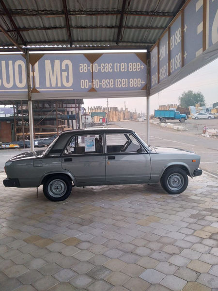 Vaz 2107 sotiladi