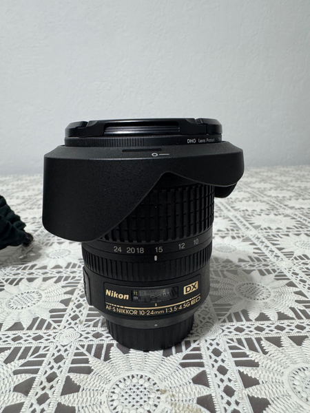 Nikkor обьектив 10-24 мм f3.5-4.5 Nikon