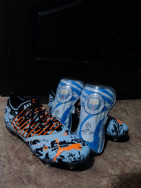 Футбольные бутсы Puma