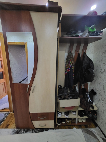 Продаётся Прихожий Шкаф