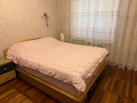 2х спальная кровать + 2 тумбочки + в подарок 2 матраса и большая тумба
