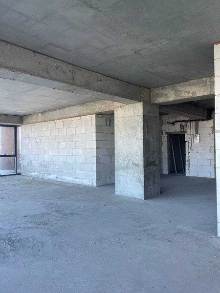 Продаю офис 151м2 и 169м2 в Zarafshan city вид на ул. Бабура и Piramit