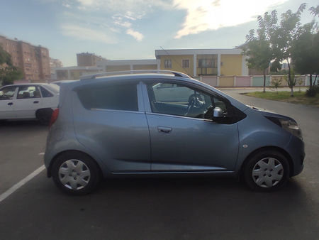 Автомобиль Spark R2