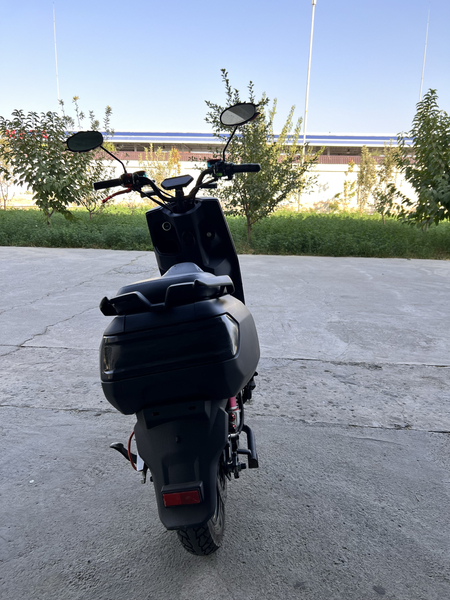 Skuter ameji 1 kuzli