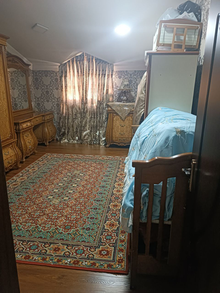 Ibn Sino Taxta bozori yonida Navastroyka uy sotiladi