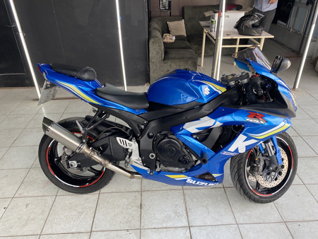 SUZUKI GSXR 750 Сотилади