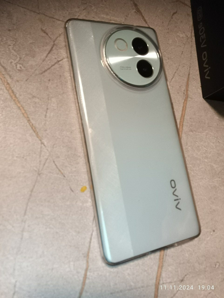 Vivo v30e 256 g yengi telefon srocna sotiladi