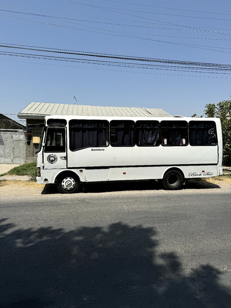 Isuzu np37  мягкий салон