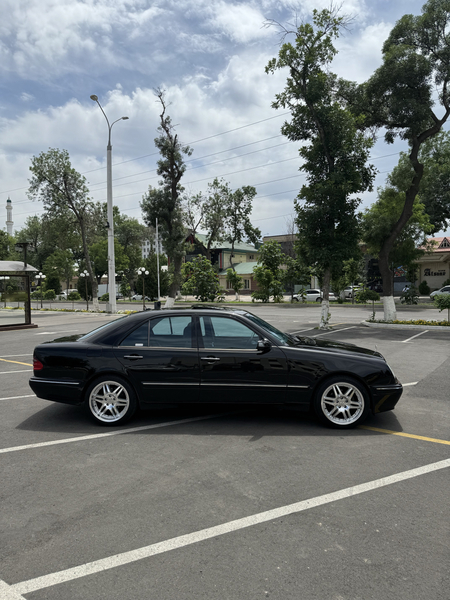 w 210 Mercedes Bens